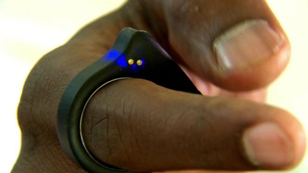 Smart ring designed to control computers - BBC Newsround