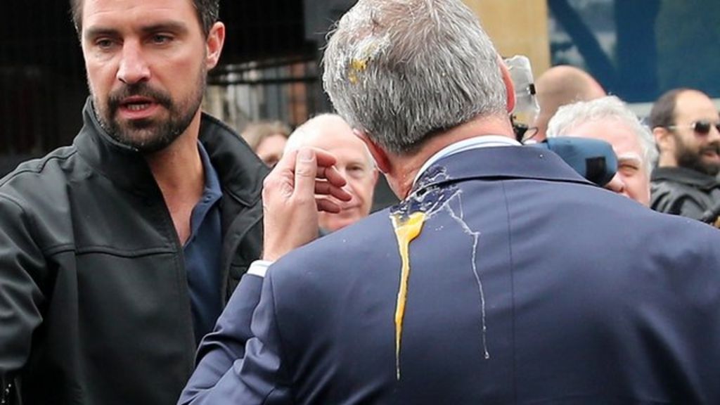 How politicians deal with an egging on the campaign trail - BBC News