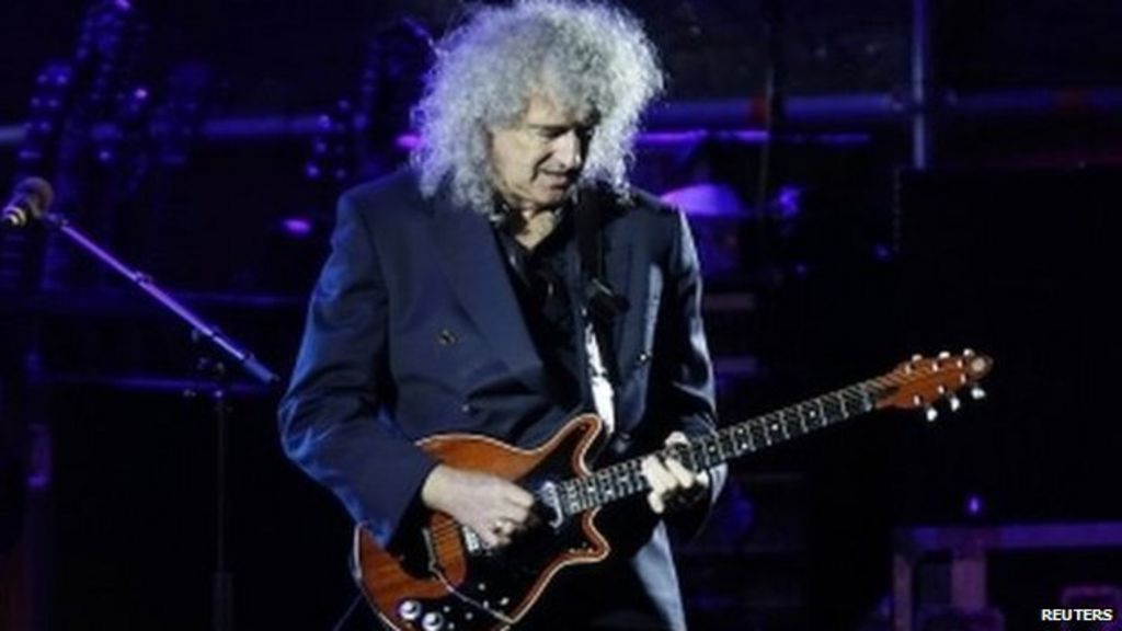Queen guitarist Brian May plays Guildford to celebrate wildlife - BBC News