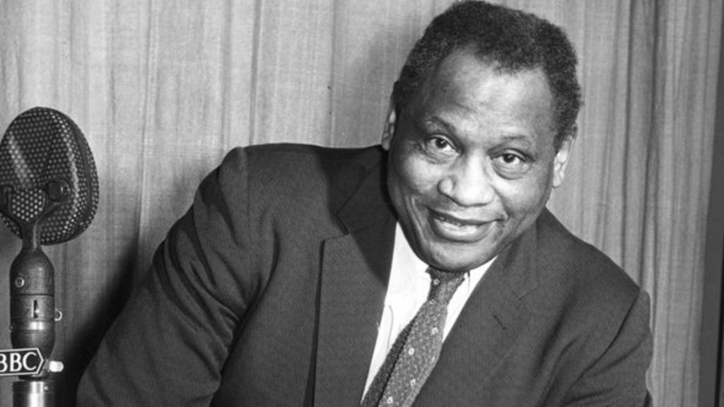 Singer Robeson's granddaughter recalls fight against racism - BBC News
