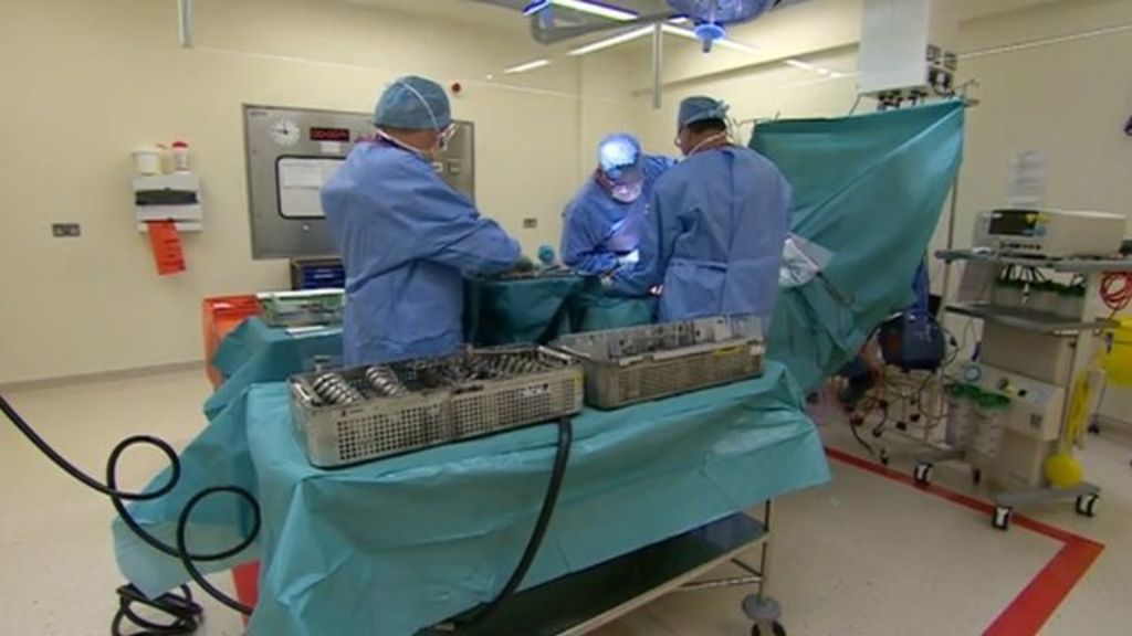 Goole hospital operations broadcast via video link - BBC News