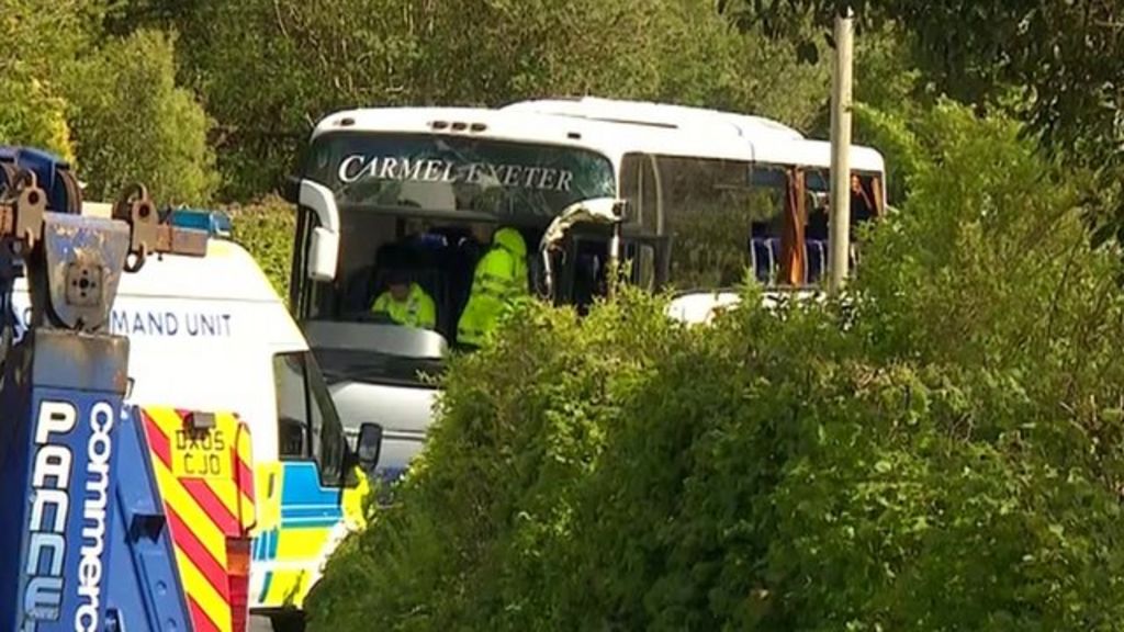 Cornwall coach crash: Two dead and 50 injured - BBC News