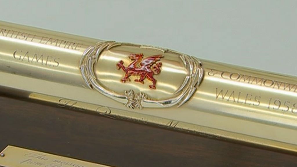 Commonwealth Games: Queen's Baton Relay heads to Wales - BBC News