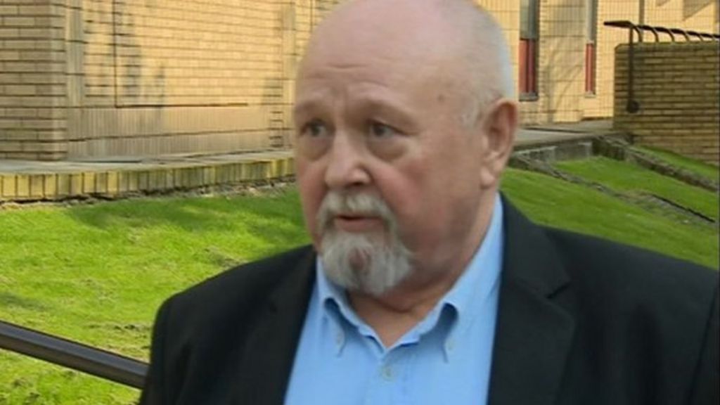 Rhoose school crash driver Robert Bell's apology - BBC News