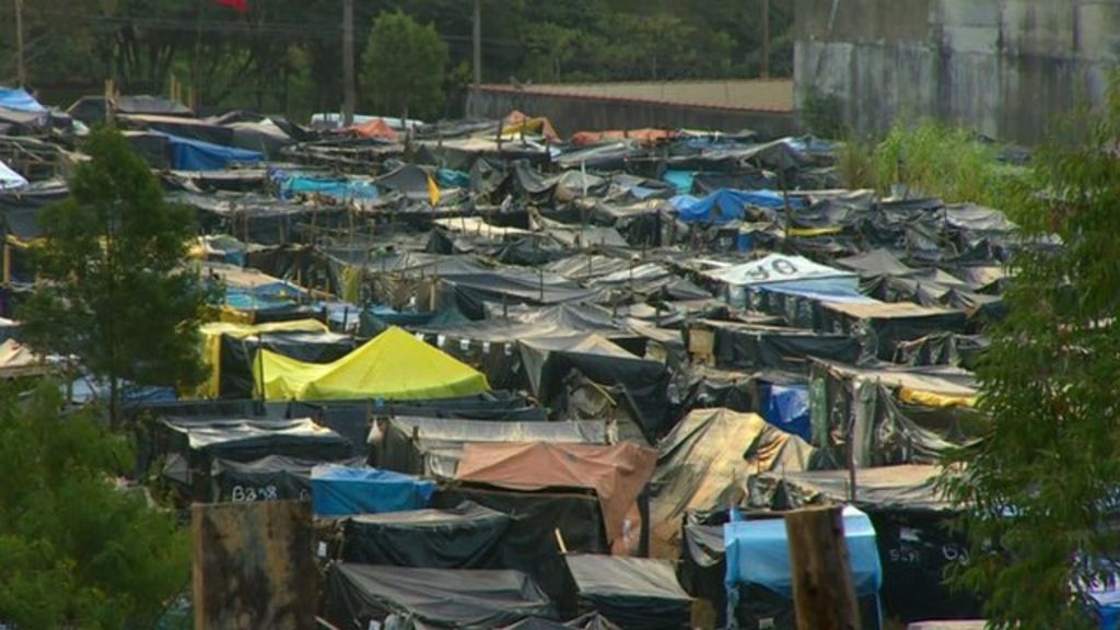 'Land invasion' near Brazil World Cup stadium - BBC News
