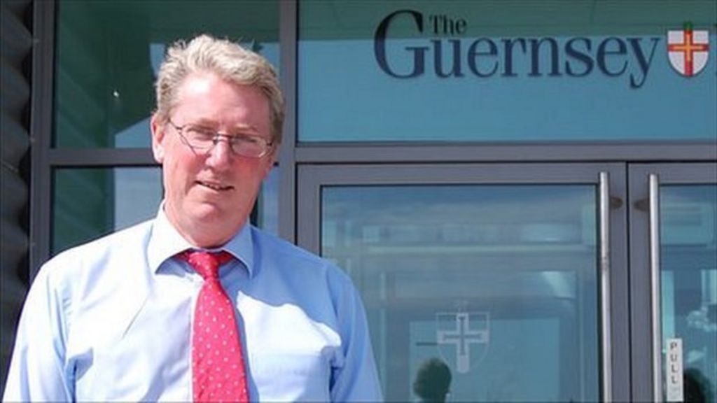 Retiring Guernsey Press editor attacks government - BBC News