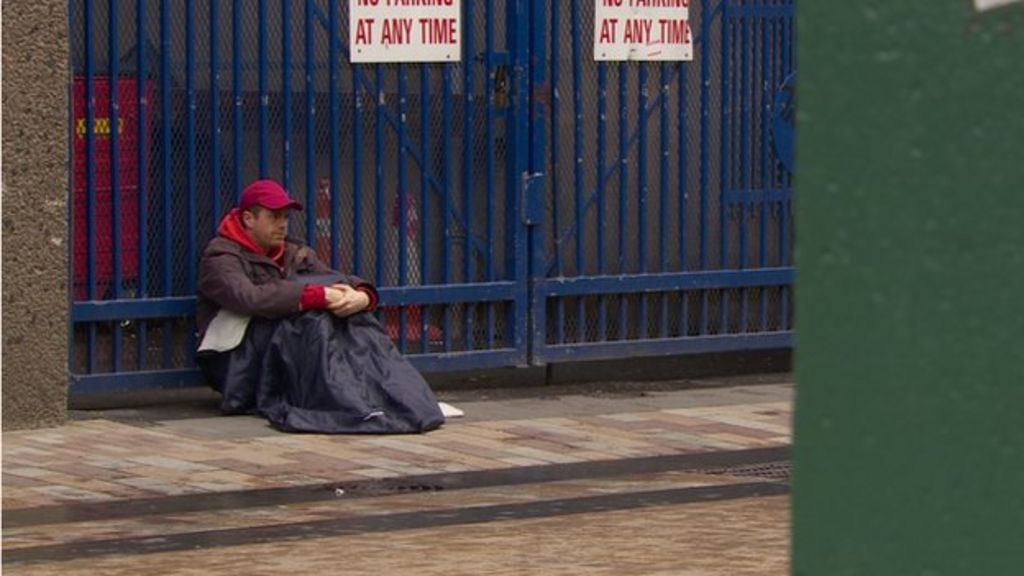 Homelessness: The dangers of life on the streets - BBC News