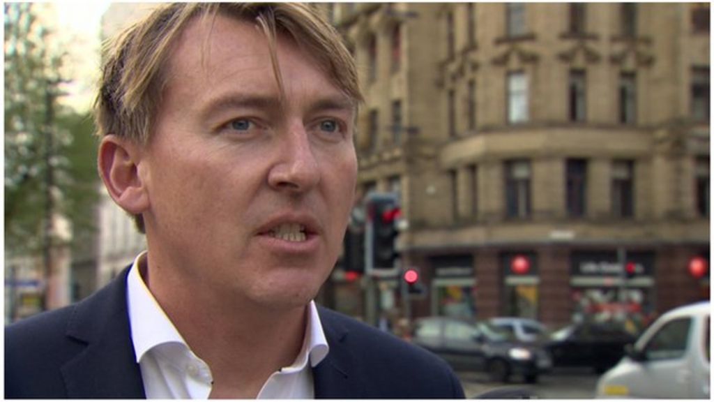 Director James Strong recalls 1996 IRA Manchester bomb - BBC News
