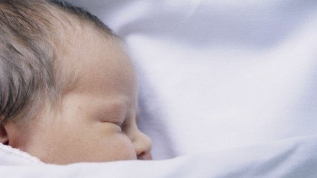 Child sight loss 'on the increase' - BBC News