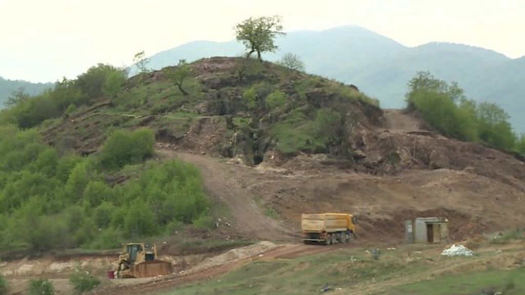 Campaign to save ancient gold mine in Georgia - BBC News