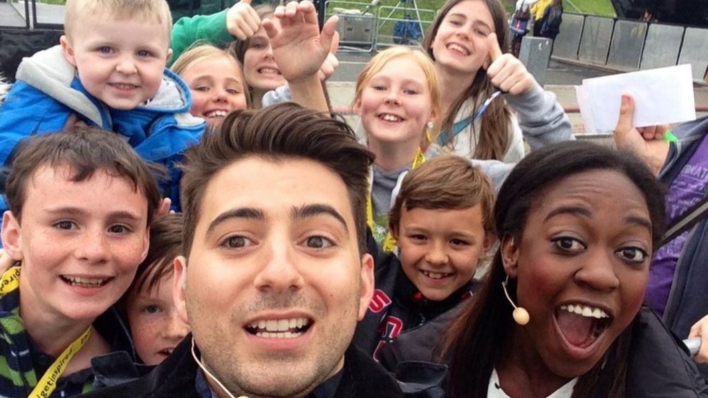 Ayshah and Ricky's CBBC Live tour - BBC Newsround