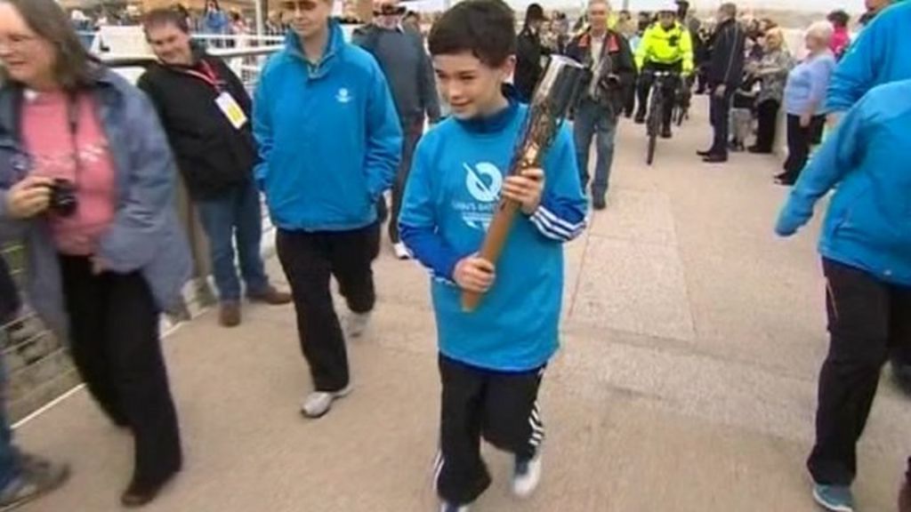 Queen's Baton Relay's final day in Wales - BBC News