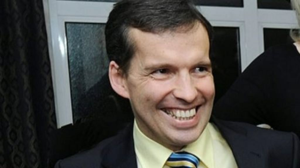 Kyle Paisley: Peter Robinson's Muslim comments 'condescending' - BBC News