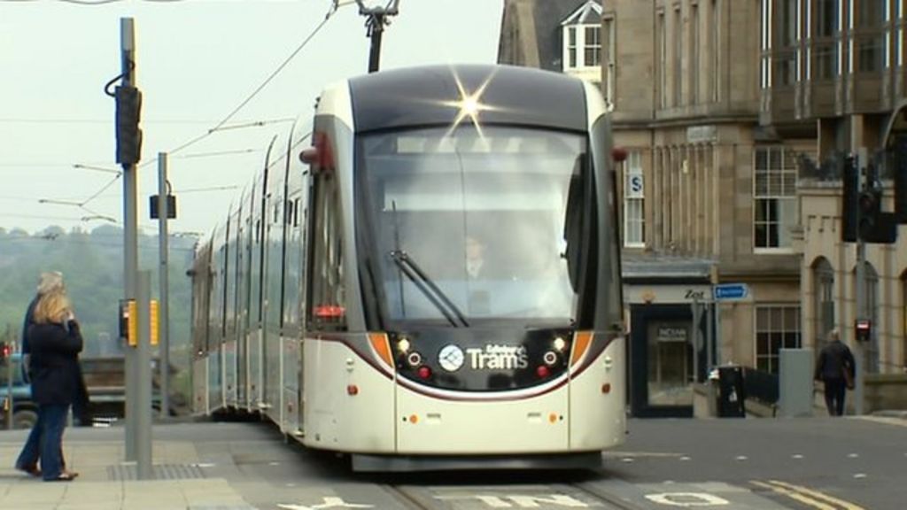 Trams back in Edinburgh after 60 years - BBC News