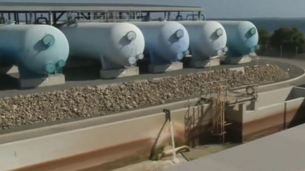 How Australia's Perth is battling a water crisis - BBC News