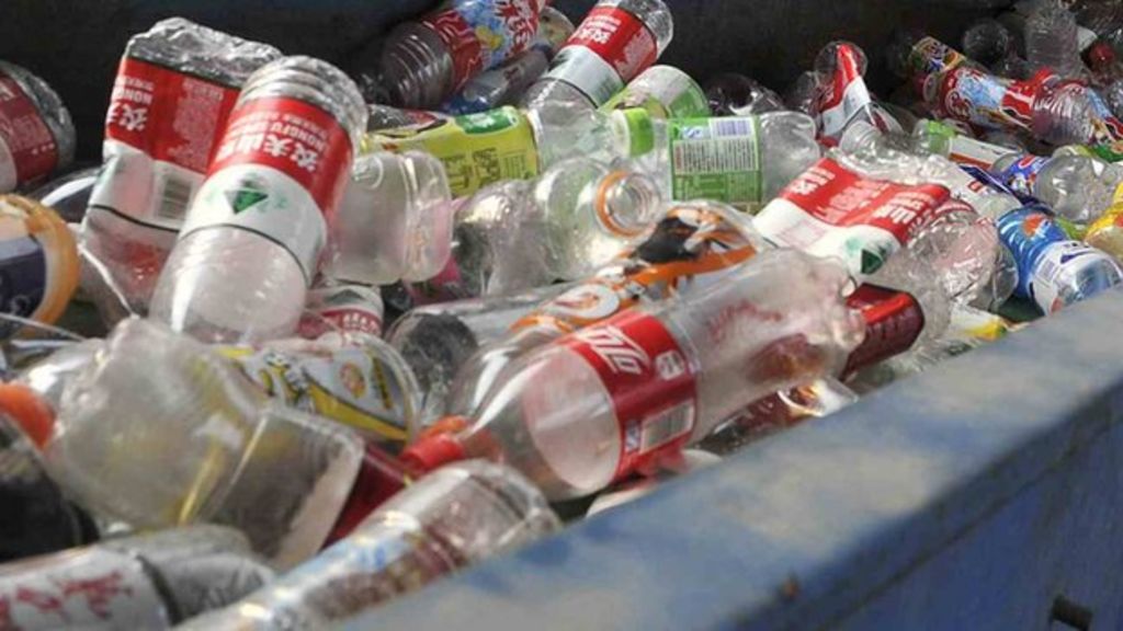 Mixed rubbish causing recycling problems - BBC Newsround