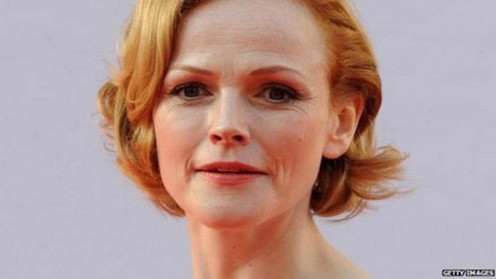 Maxine Peake: New series of The Village has 'more joy' - BBC News