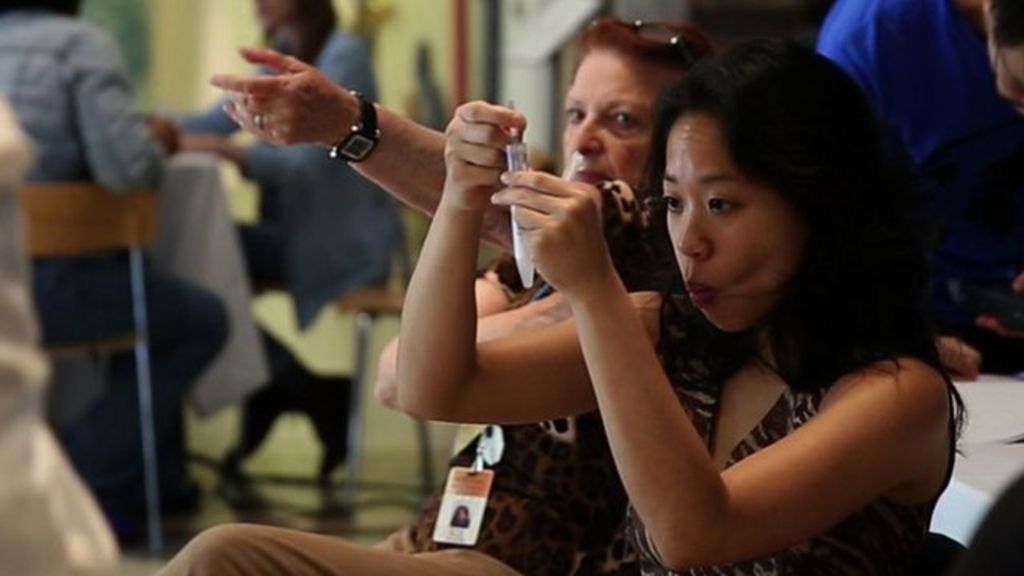 Genetic genealogy: Looking for the faces of our ancestors in DNA - BBC News