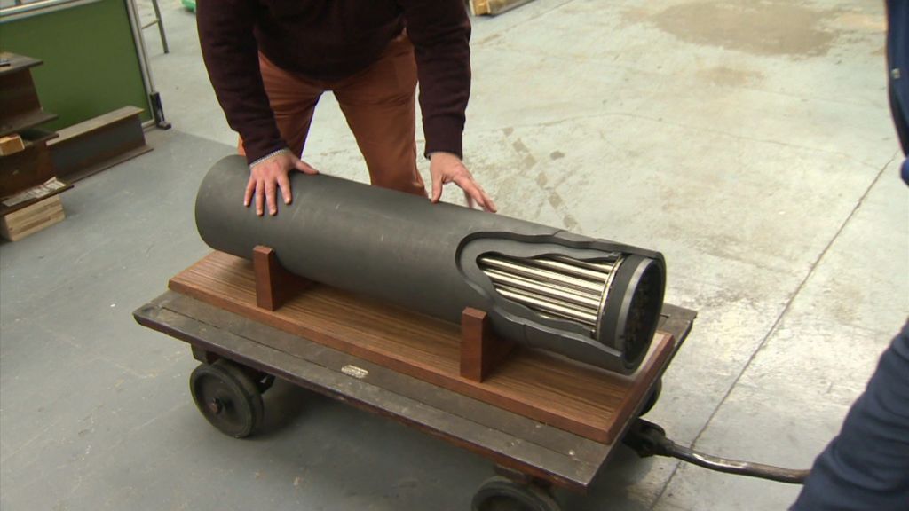 What happens inside a nuclear reactor? - BBC News