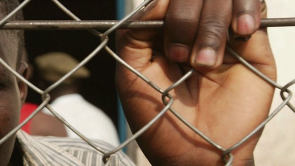 DR Congo prisoners in mass jailbreak in Bukavu - BBC News