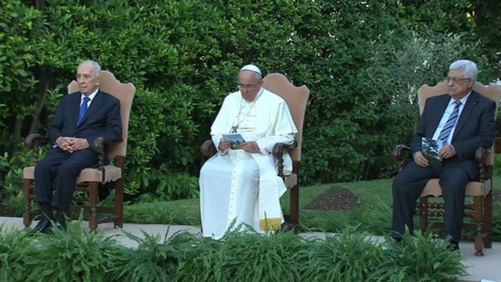 Pope hosts Shimon Peres and Mahmoud Abbas at Vatican - BBC News