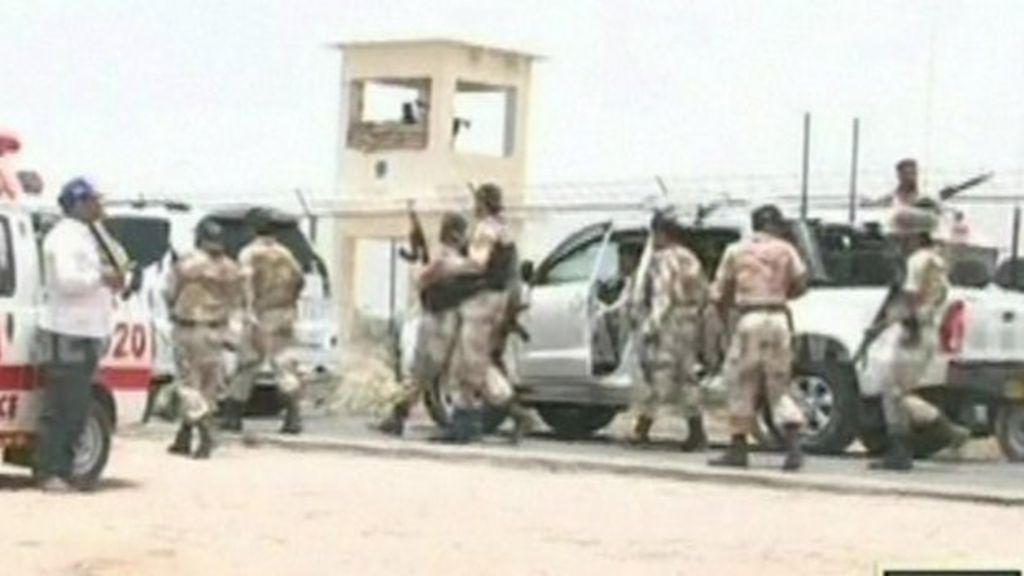 Fresh militant attack near Karachi airport - BBC News