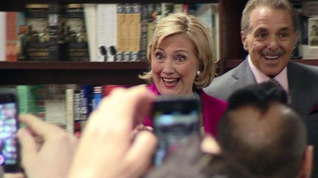 Hillary Clinton: Queues round block at Hard Choices book launch - BBC News