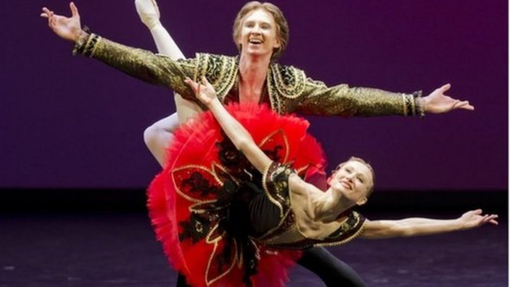 Ballerina Daria on hanging up her pointes - BBC News
