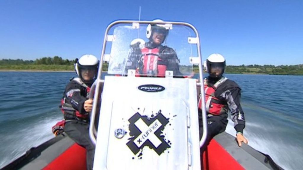 Derbyshire waterways rescue team reattempts 999 Challenge - BBC News