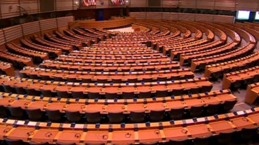 European Parliament: MEPs try to form new groupings - BBC News