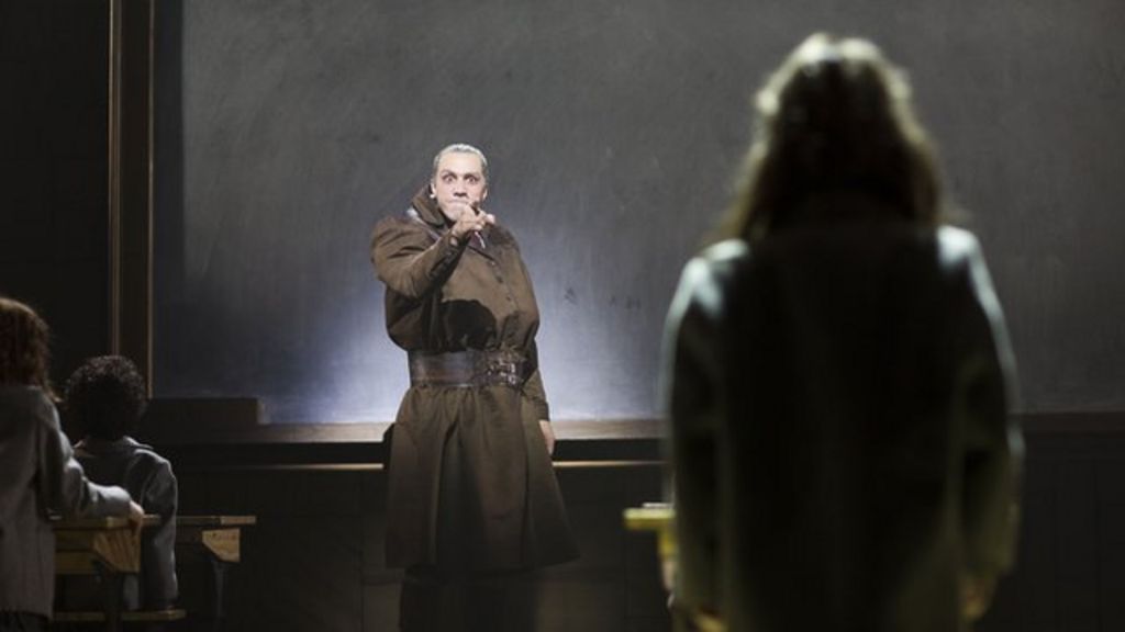 The RSC stage a 'relaxed performance' of Matilda The Musical - BBC News