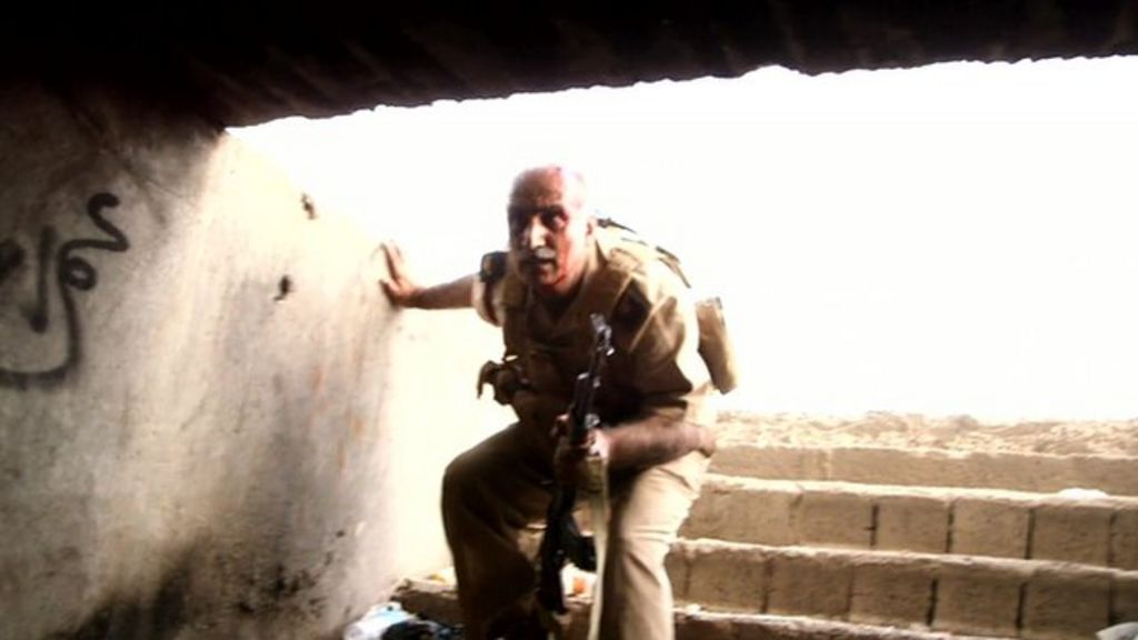 Struggle for Iraq: Gunfight to keep militants at bay in Jalula - BBC News