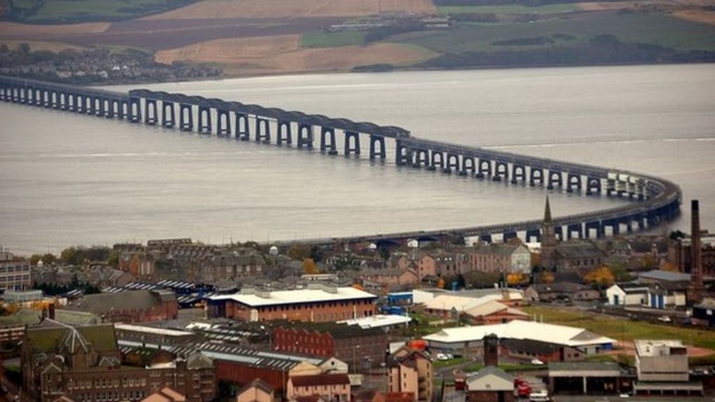 Delays after train strikes object on Tay Rail Bridge - BBC News
