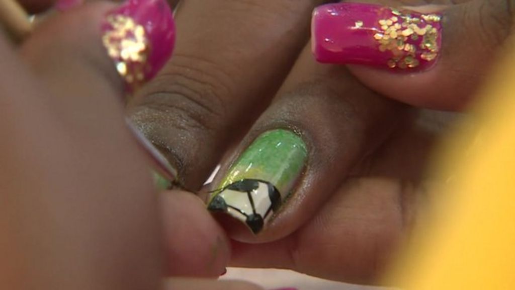World Cup: Nail art shows support for Brazil - BBC News