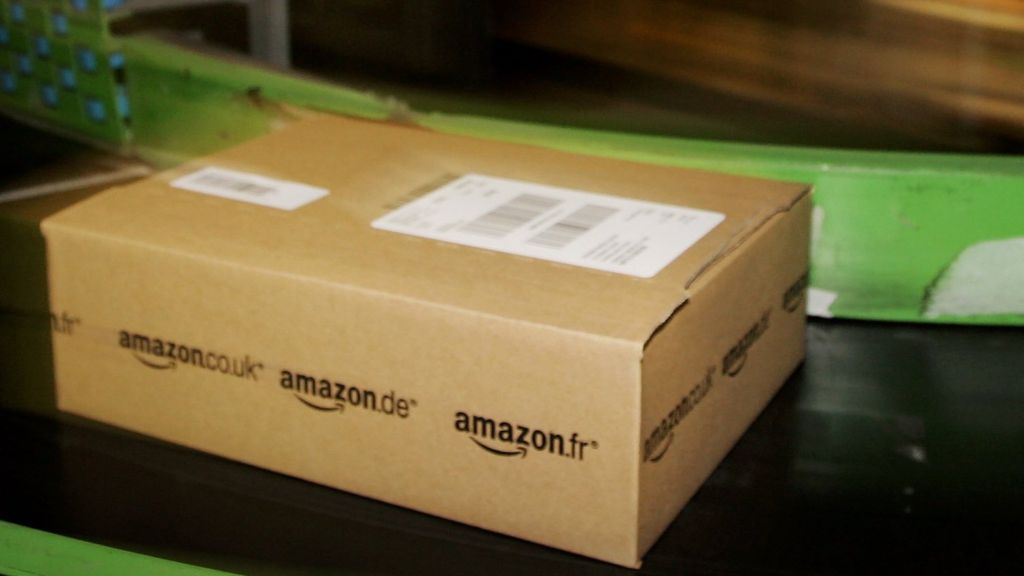 Amazon to join railway station parcel pick-up service - BBC News