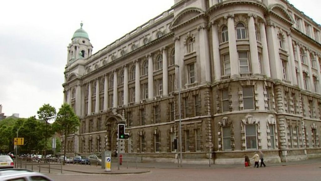 Belfast Metropolitan College plan: Residents express concern - BBC News