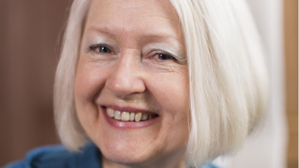 Christine De Luca to be Edinburgh Makar - BBC News