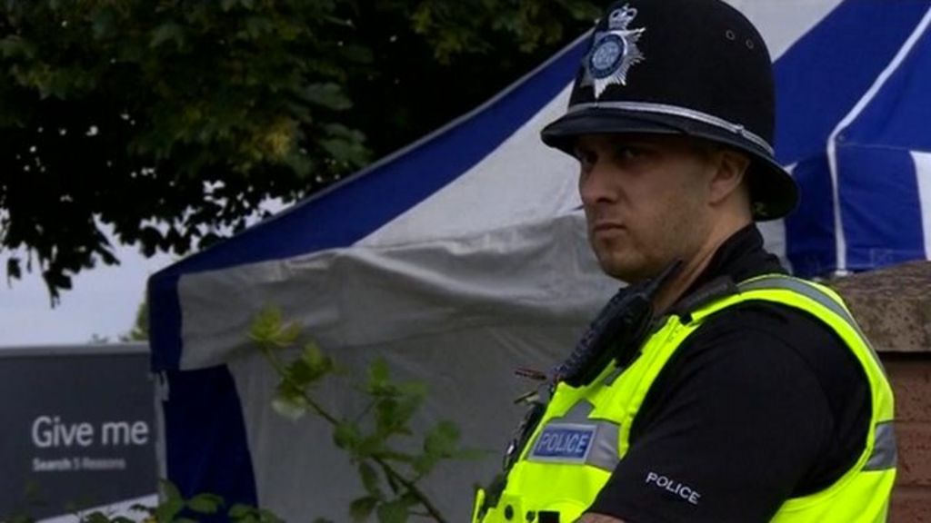 Birmingham shooting: Man killed in Sparkbrook, two hurt - BBC News