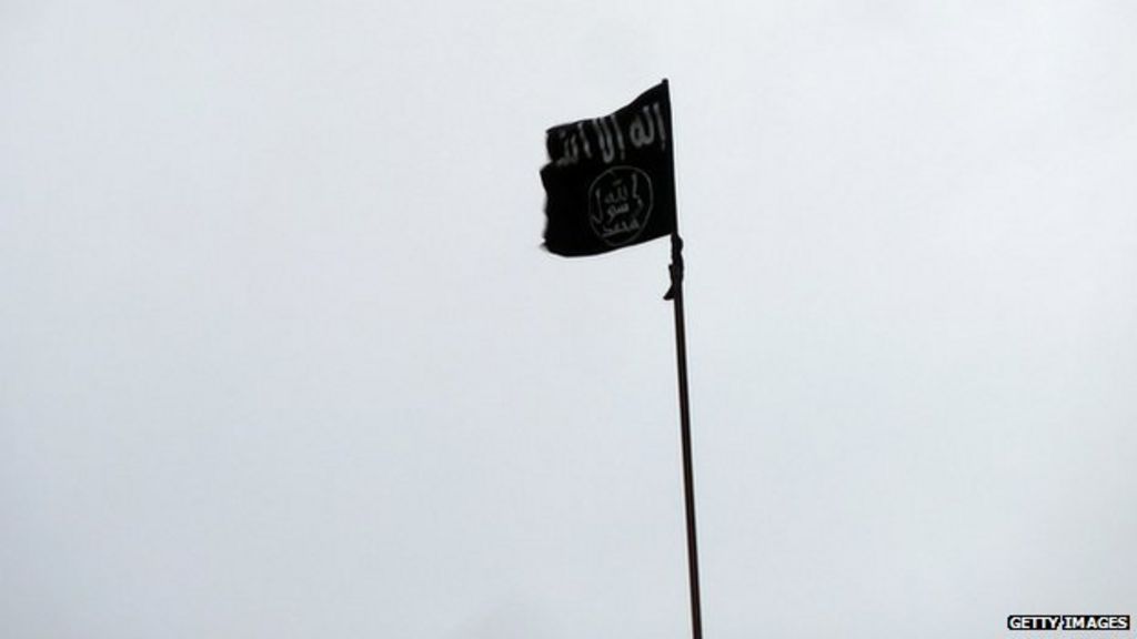 Man calls for 'black flag of Islam' over Buckingham Palace - BBC News