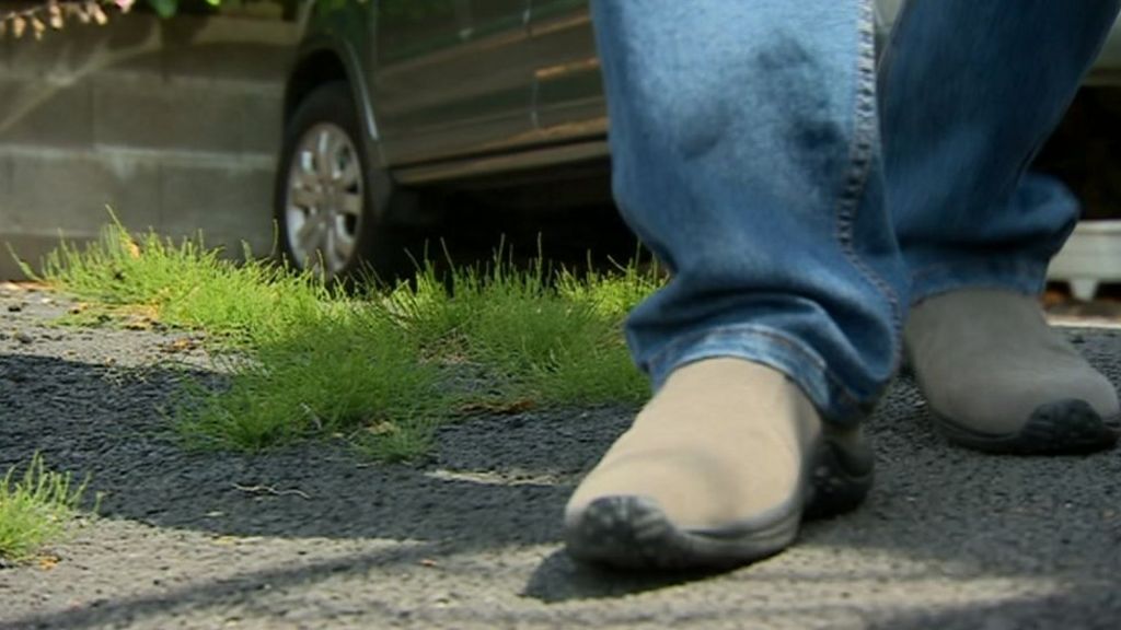 Bellway Paving boss Tom Connors jailed for conning pensioners - BBC News