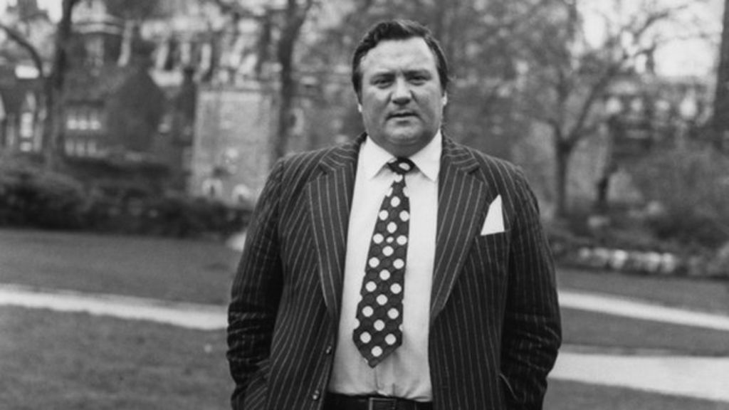 Geoffrey Dickens: Tea dances and dossiers - BBC News