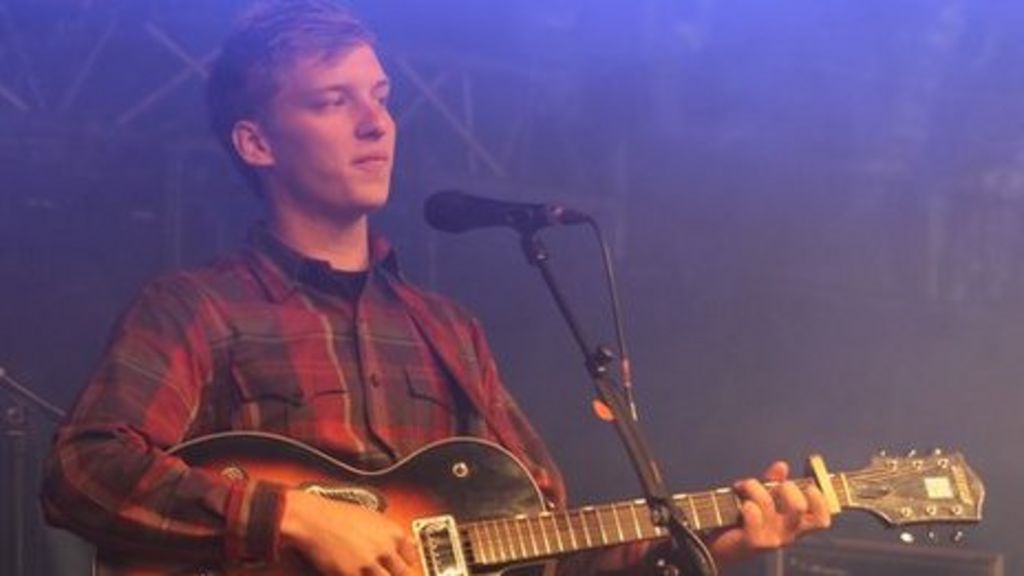 George Ezra: I want Stephen Fry to be a fan - BBC News