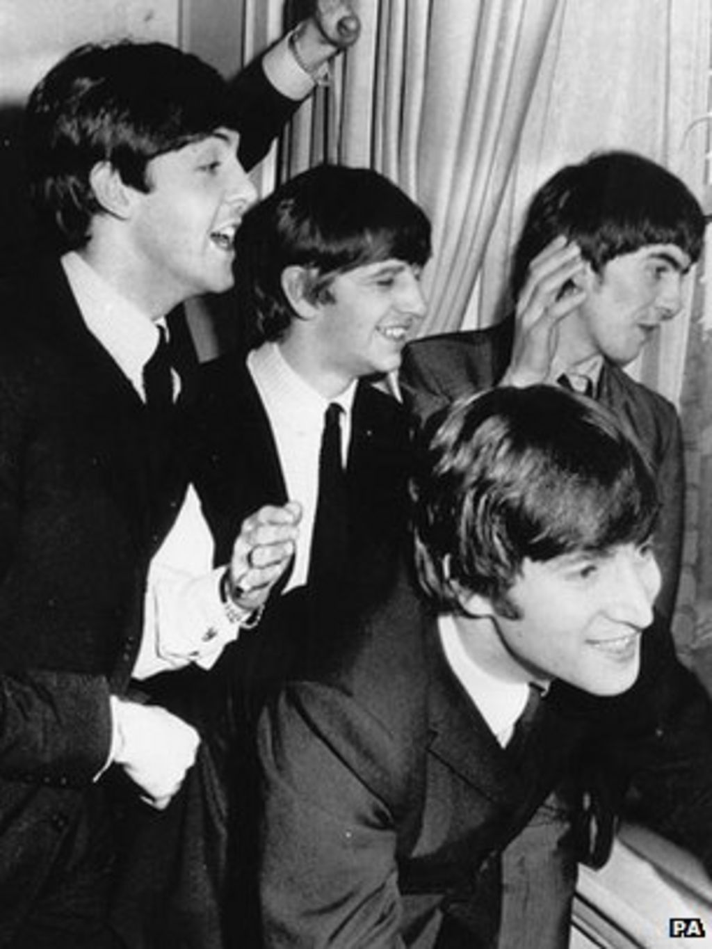 Beatles documentary to be directed by Ron Howard - BBC News