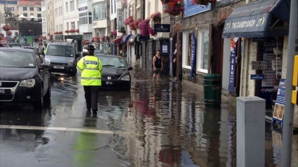Guernsey flood measures 'overwhelmed' during downpour - BBC News