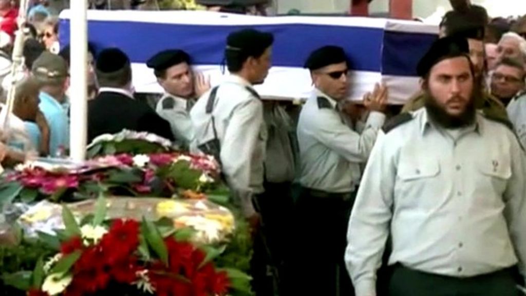 Gaza crisis: Israeli soldiers' funerals take place - BBC News