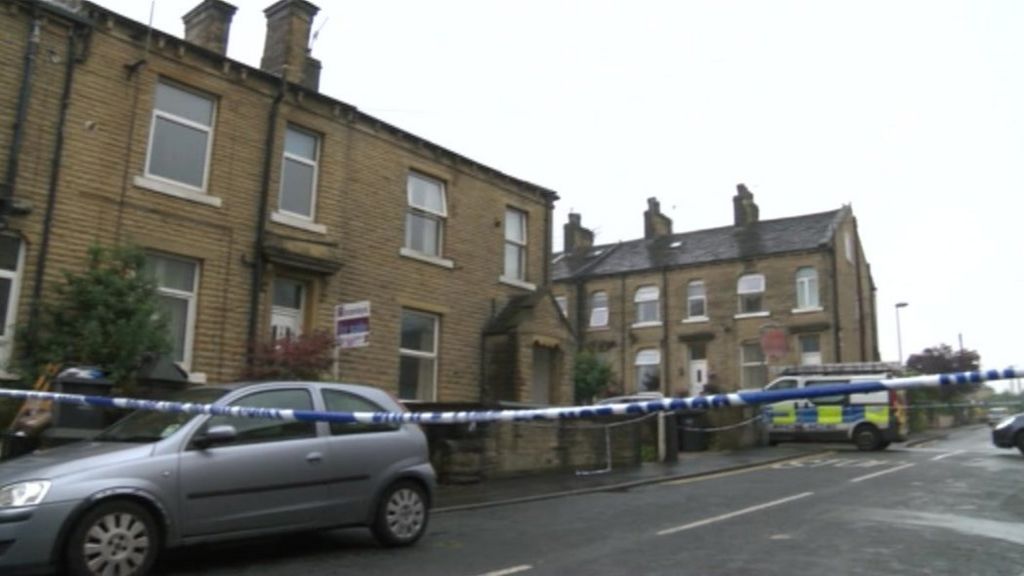 Elland stabbing: Murder accused remanded in custody - BBC News