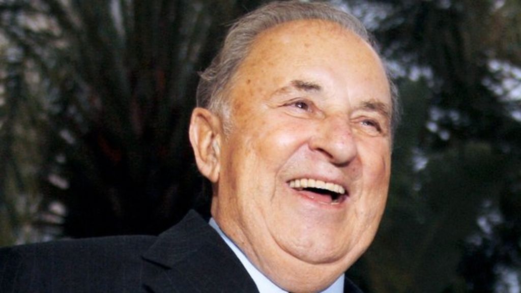 Operatic tenor Carlo Bergonzi dies aged 90 - BBC News