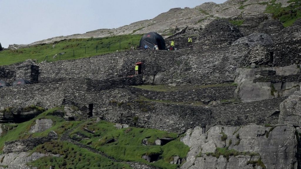 Star Wars filming to begin on Skellig Michael in Kerry - BBC News
