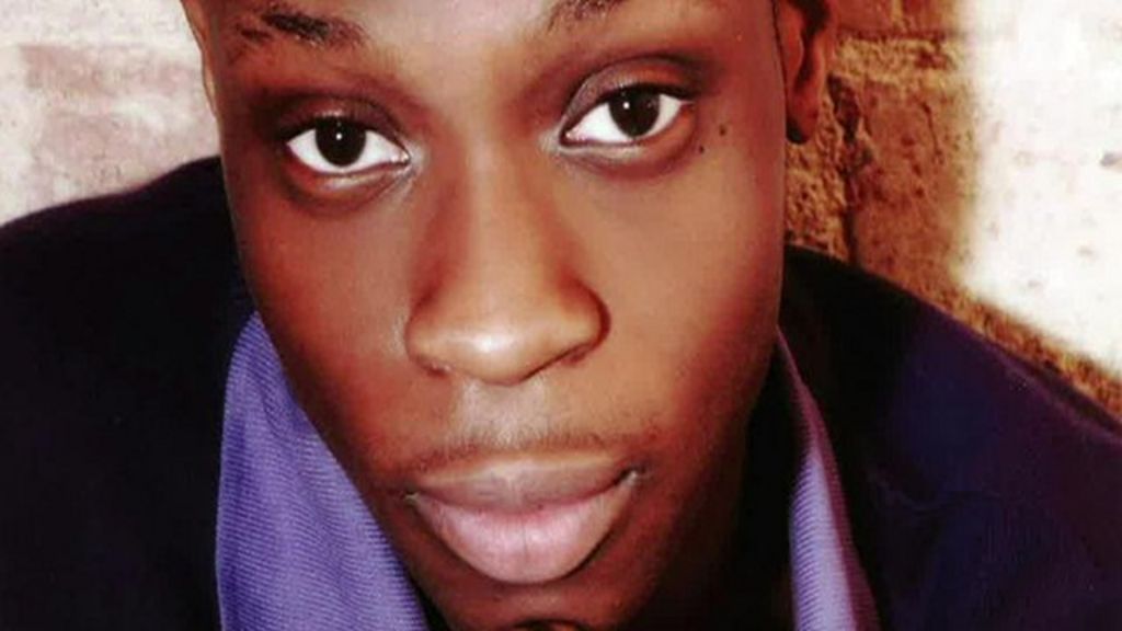 Carl Beatson Asiedu death: Reward over child actor's killing - BBC News