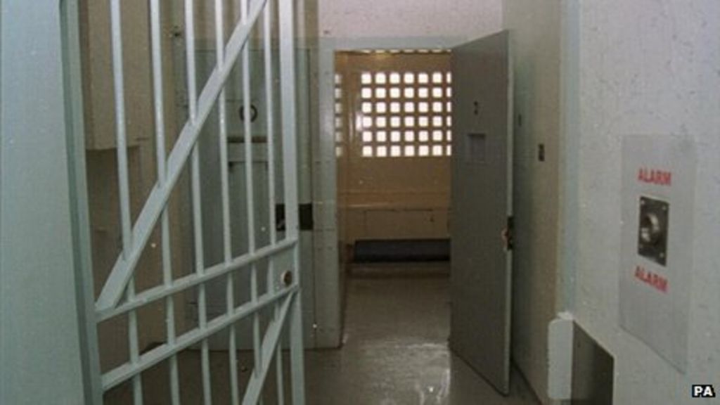 Barrow police cell detainee-check volunteers needed - BBC News